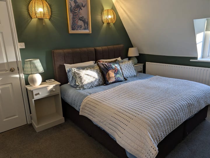 The Peacock Room At The Twisted Trout - Stamford