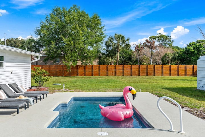 Perfect Group Getaway W/ Heated Pool & Patio! - 可可