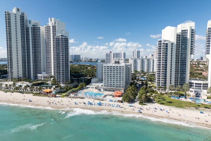 Beachfront Ocean View Studio | Stylish & Modern - Sunny Isles Beach