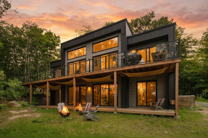 Luxurious Villa Tremblant 4 Bdrs, 4 Bthrs, Hot Tub - Mont-Tremblant