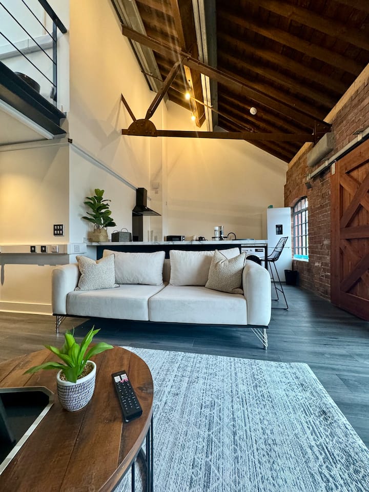 Waterfront Loft - Swansea