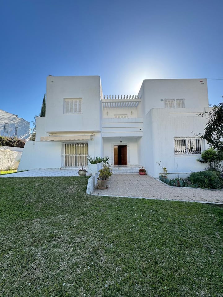 Magnifique Villa Victorienne, Avec Piscine - Túnez