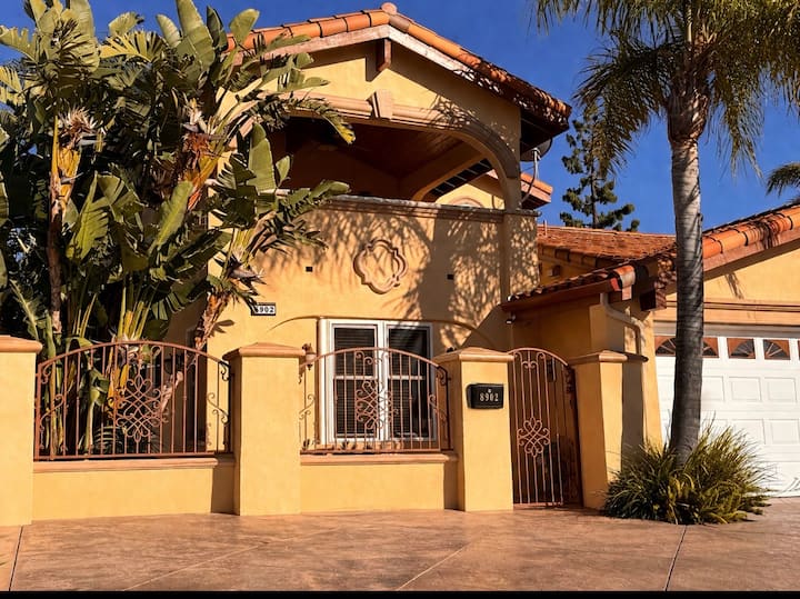 Cozy View Escape - Hidden Hills, CA