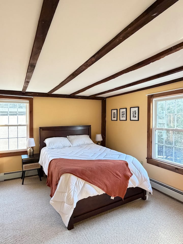 Village View Room. 1711 Grist Mill, Sandy Hook Ct - Newtown, CT