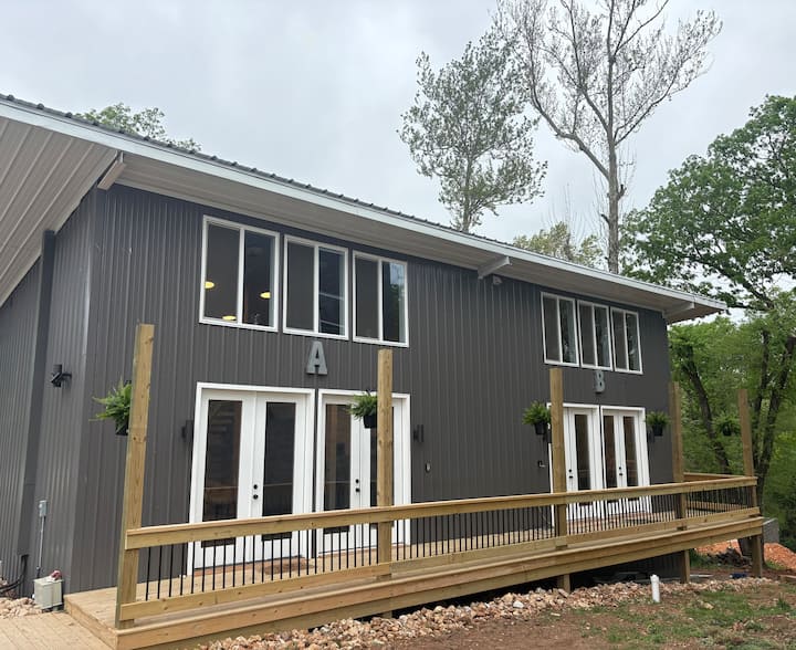 Scenic Studio Unit B - Springdale, AR