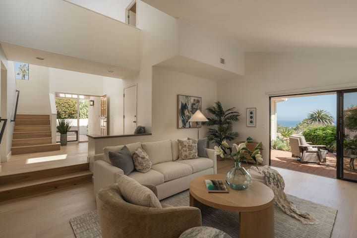 Designer Mesa Escape With Stunning Ocean Views - Santa Barbara, CA