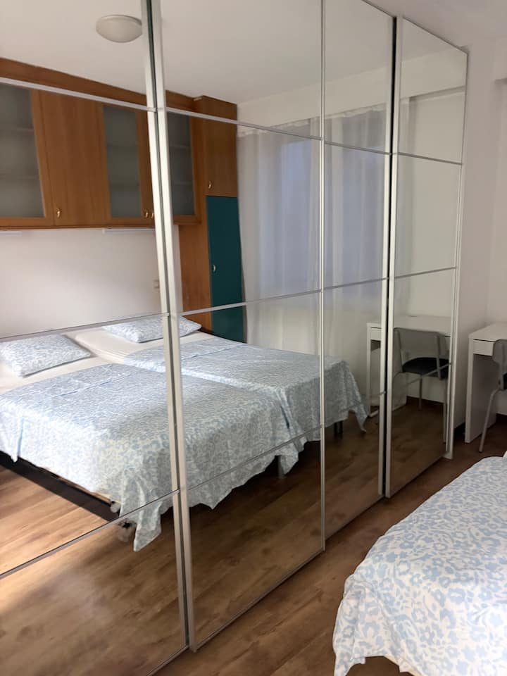 Chambre Chaleureuse Pour Couple Ou Amis - Dilbeek