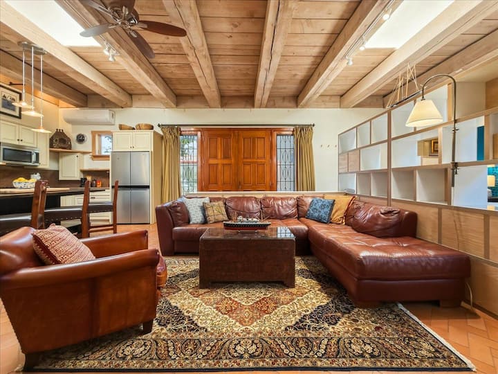 Light-filled Loft Living In A Historic Santa Fe Ne - Santa Fe, NM
