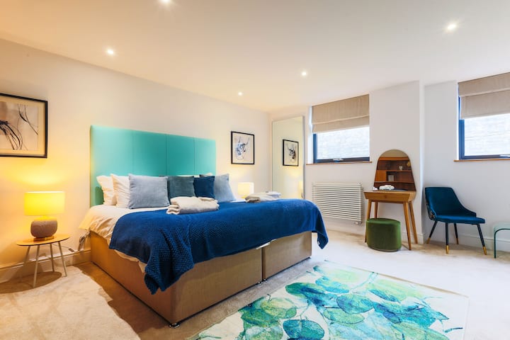 Boutique King Suite - Penarth - Barry