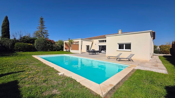 La Villa Nevons - Familiale, Piscine & Confort - Le Thor