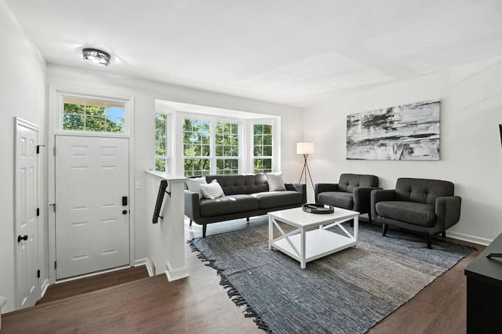 Remodeled 3br Townhome Near Uva Health Manassas - Gainesville, VA