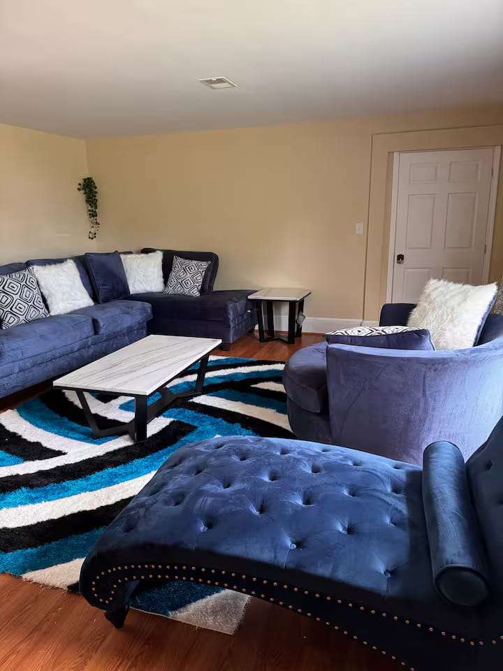 Private Backyard • Downtown Access • Free Parking - Largo, MD