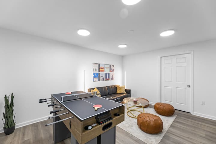 World Cup Stay Near Compass Field Sleeps6 Gameroom - Kansas City, KS