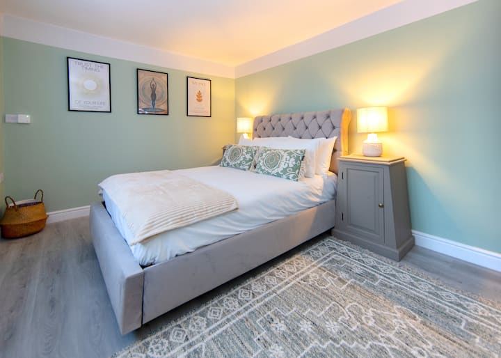 Private 2 Bed Escape With Huge Parking - Ely