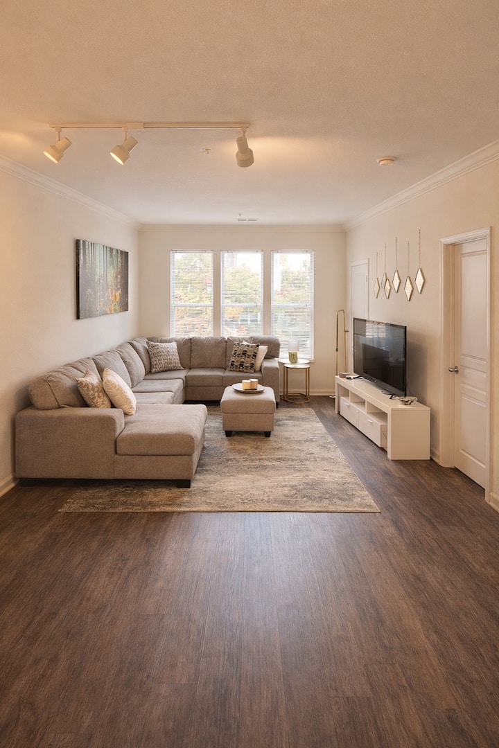 Bright & Stylish Luxury Apartment - Alexandria, VA