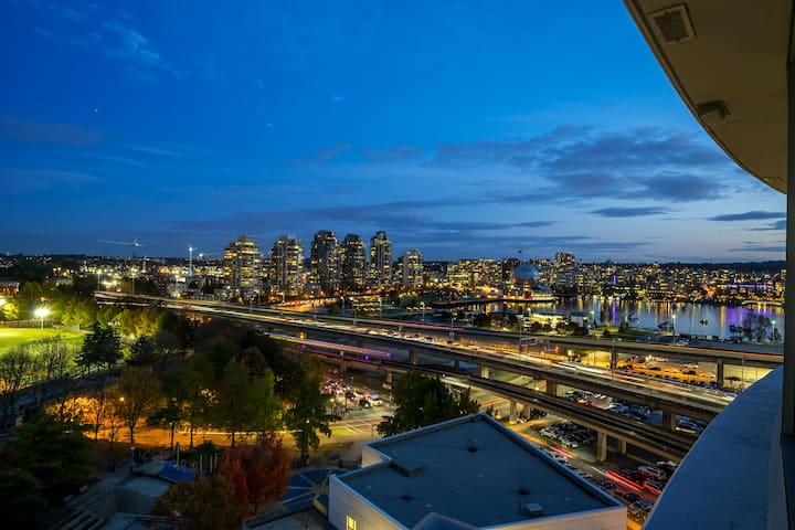 Central Cozy Condo In Downtown Vancouver - Vancouver