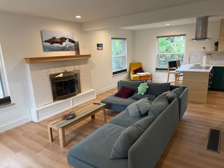 Enjoy Luxurious Comfort In Quiet South Boulder Gem - Boulder, CO