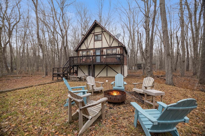 Cozy Cabin With Hot Tub, Game Room, Loft, Fire Pit - Arrowhead Lake, PA