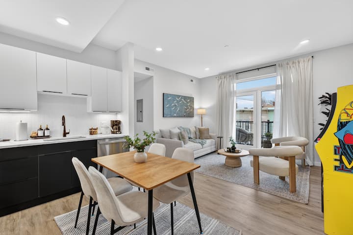 Stylish 2br Near Harvard & Mit | Balcony + Roof - Cambridge, MA