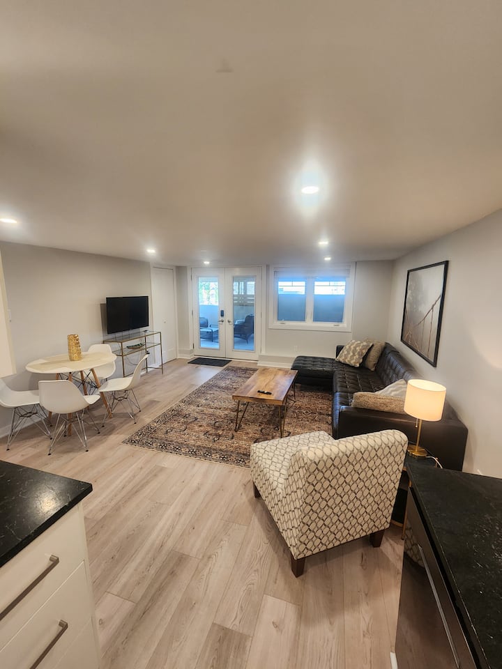 Downtown 2 Bedroom In "The Grove" Neighborhood - Barrie