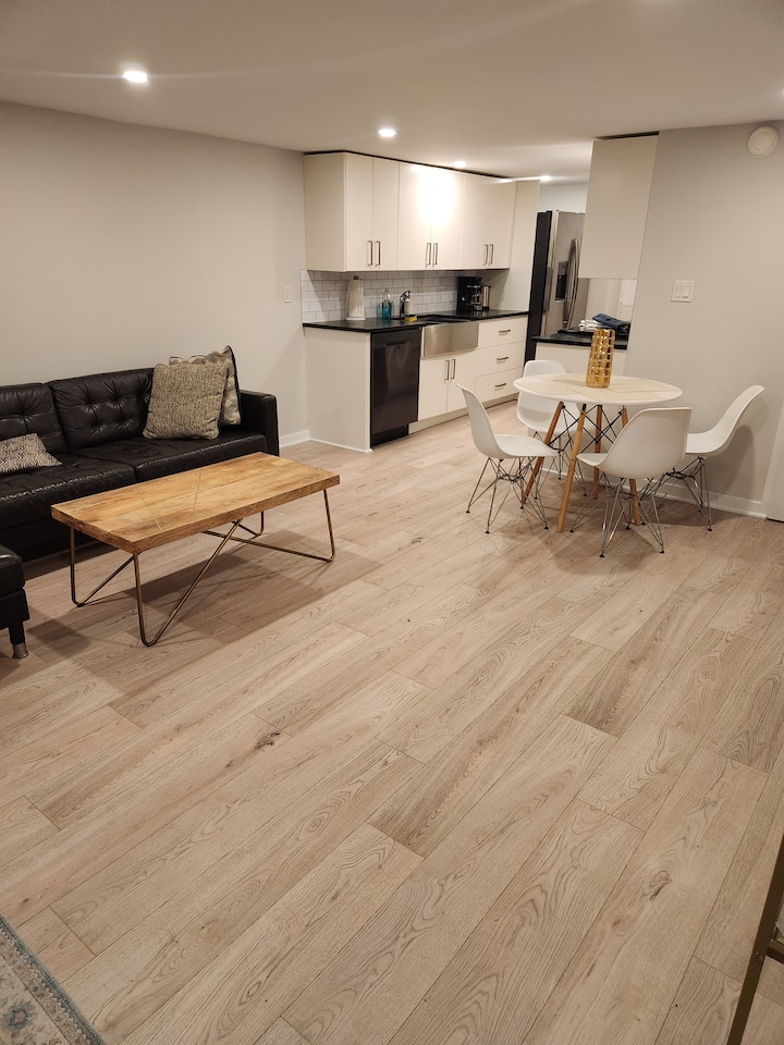 Downtown 2 Bedroom In "The Grove" Neighborhood - Barrie