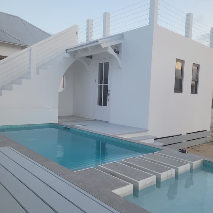 New - Cozy Casita W/ Pool + Rooftop | Mahogany Bay - Belize