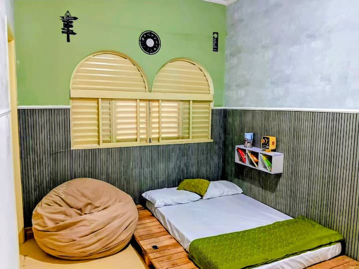 Suíte Em Sobrado No Centro Com Total Privacidade - Pouso Alegre