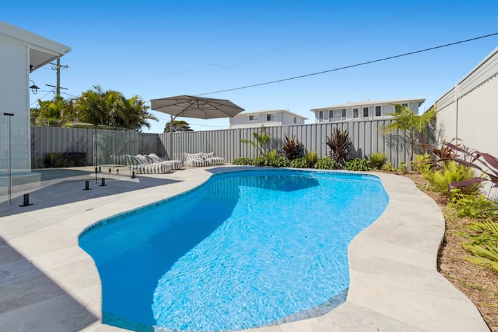 Windang Beach Escape—seaside Bliss W/ Private Pool - Wollongong