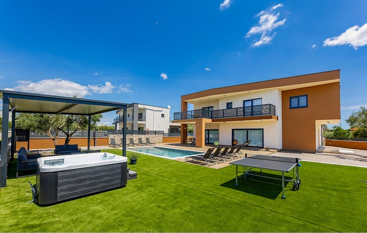 Gorgeous Home In Galizana - Pula