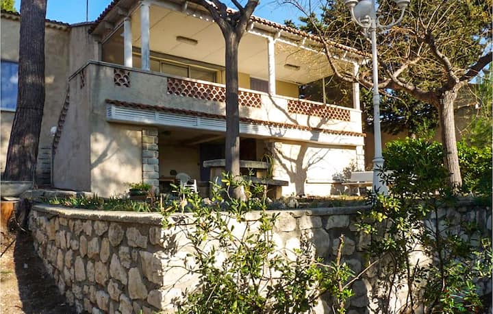 4 Bedroom Gorgeous Home In Carry Le Rouet - Carry-le-Rouet