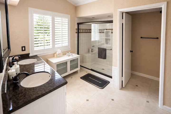 Fancy House - Pomona, CA