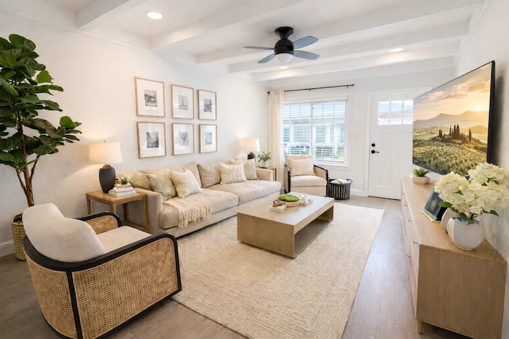 Gorgeous Sacramento Bungalow - Sacramento, CA