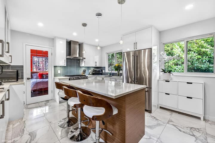 Stylish 3br| Near Skytrain| Metrotown| Fifa Stay - Burnaby
