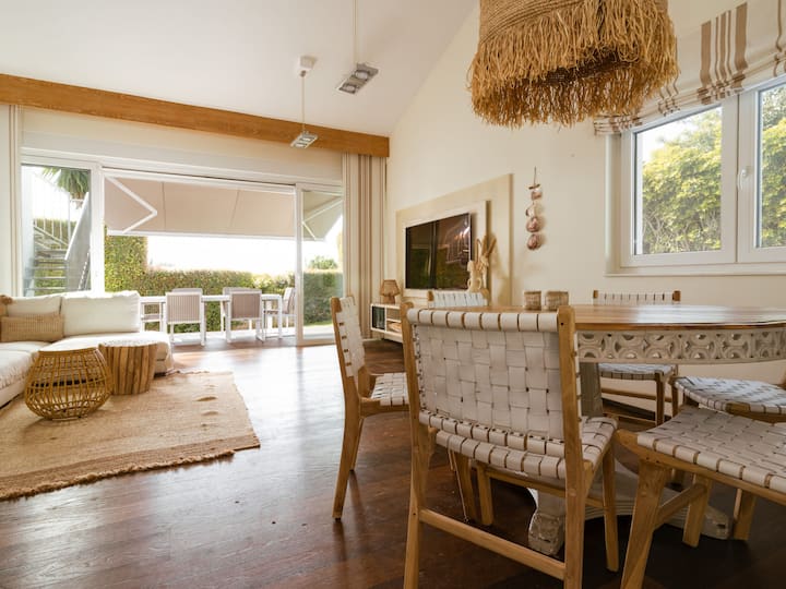 Villa Madrugada, Beachside Villa In Costabella - Marbella
