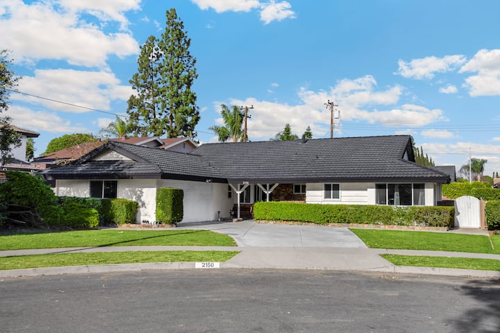 15 Mins To Disneyland Spacious 4 Bed 3 Bath 6 Beds - Yorba Linda, CA
