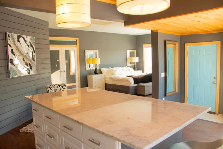 Modern, Waterfront W/ Parking | 3 Blocks To Beach - Atlantic City, NJ