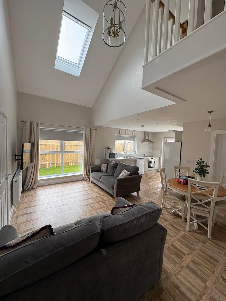 Roselea Villa In Heart Of Newcastle - County Down