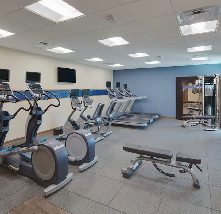 Stylish 4 Hotel Rooms W/ Parking & Breakfast - Murrieta, CA