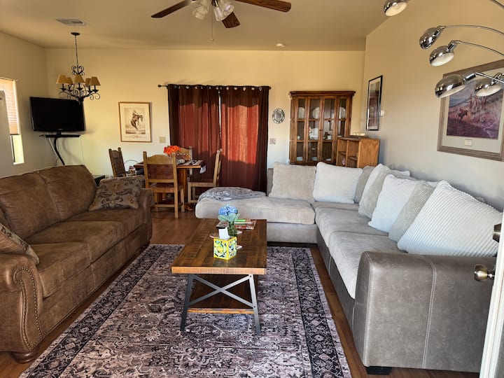 Desert Dwelling Private Guesthouse - Wickenburg, AZ