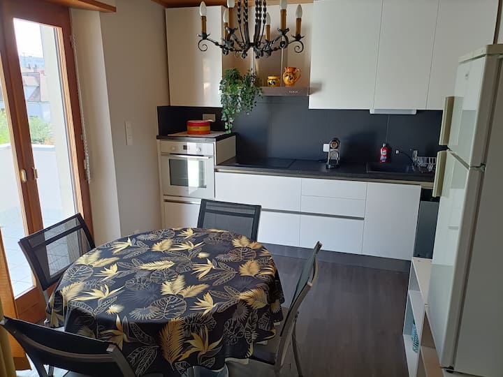 Appartement Avec Cuisine, Terrasse Et Jardin - Ostwald