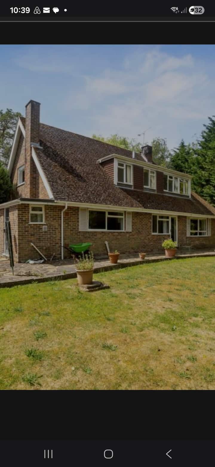 5 Bedroom Guest House. - Amberley Castle