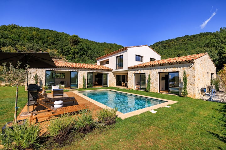 Villa La Lumière – Sunlit Escape With Pool - Tourrettes-sur-Loup