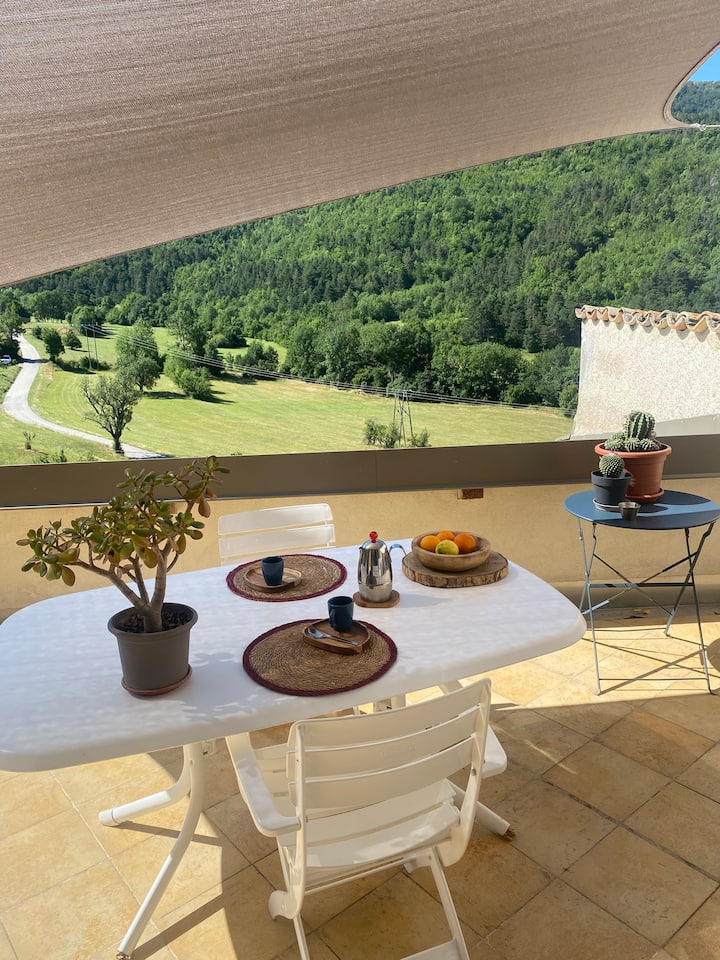 Appartement Dans Corps De Ferme - Entrevaux