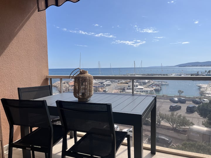 Incroyable Vue Sur Mer Pour Ce T2 + Cabine, Le Cap - Fréjus