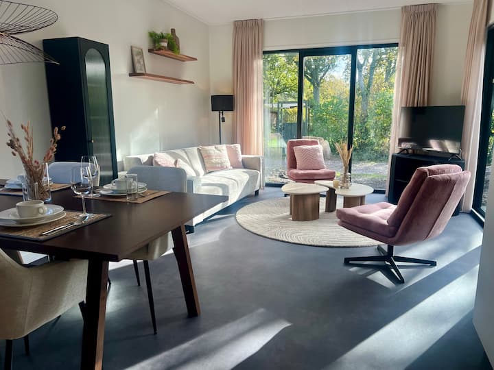 Luxury & Stylish Family Chalet | Sea Nearby (C102) - Groet