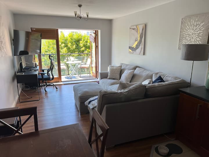 2 Bedroom Apartment Close To The Beach & City - Swords