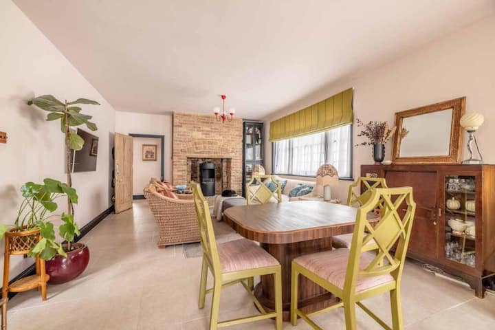 Charming Cottage Walkable To Windsor Castle - Staines-upon-Thames