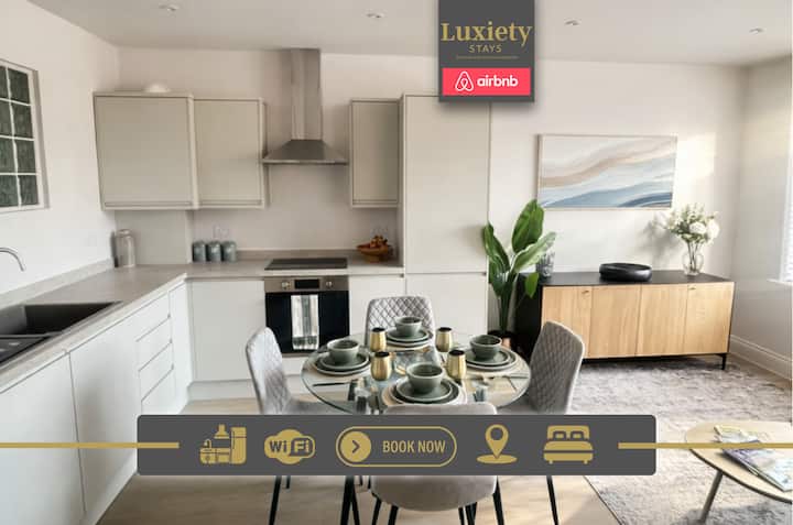 New! Chic & Modern 1br City Centre-luxiety Stays - 사우스엔드온시
