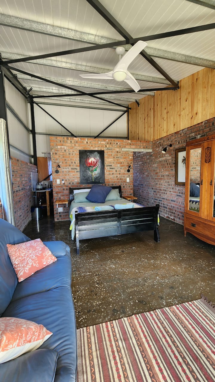 Kairos Vista
Sunrise 
Fully Equiped Self Catering - Sedgefield