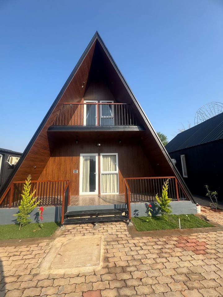 A Frame Luxury Cottage In Yelagiri Hills - Yelagiri